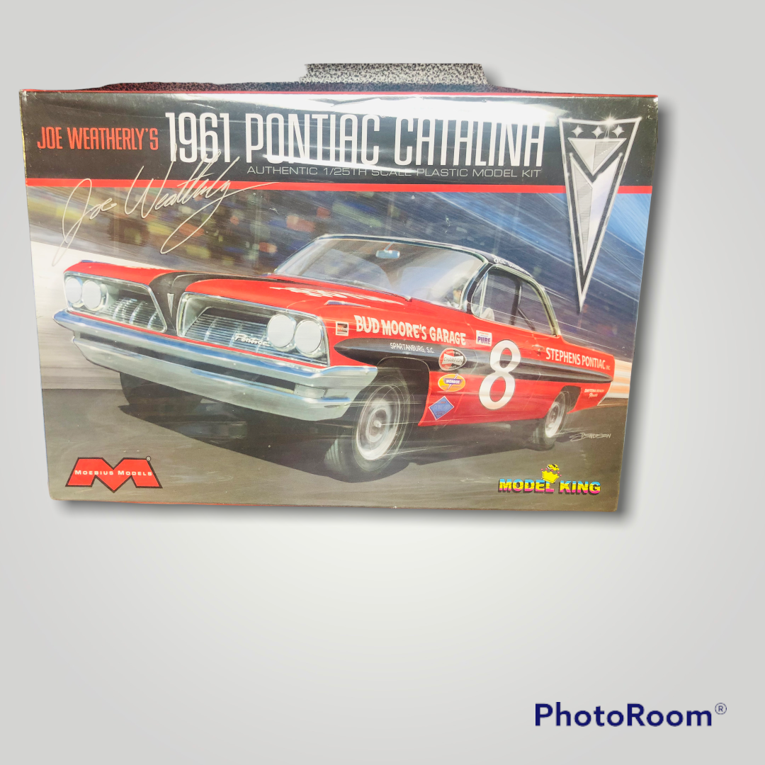 Moebius Joe Weatherly’s 1961 Pontiac Catalina – WesModelCarCorner