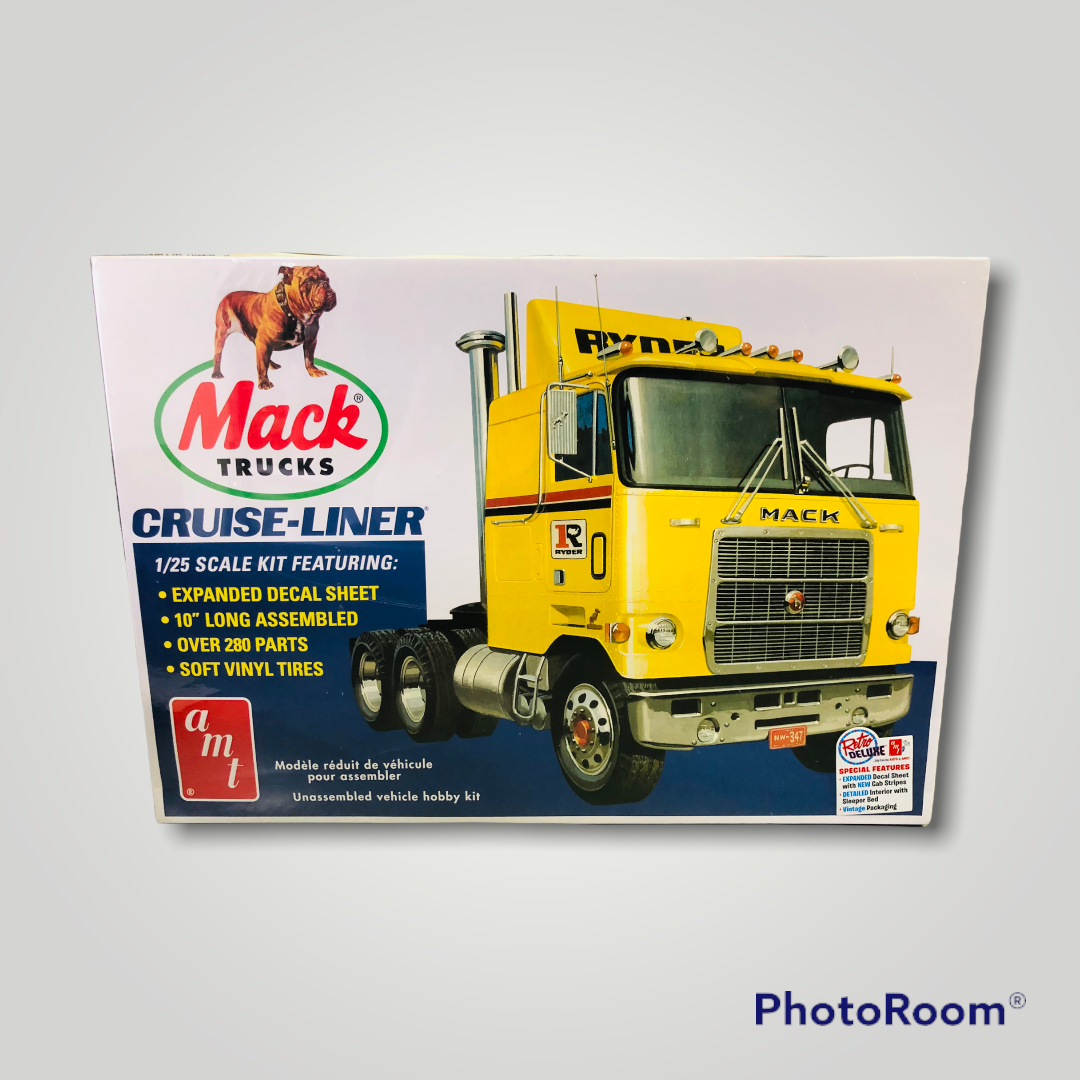 AMT Mack Trucks Cruise-Liner – WesModelCarCorner